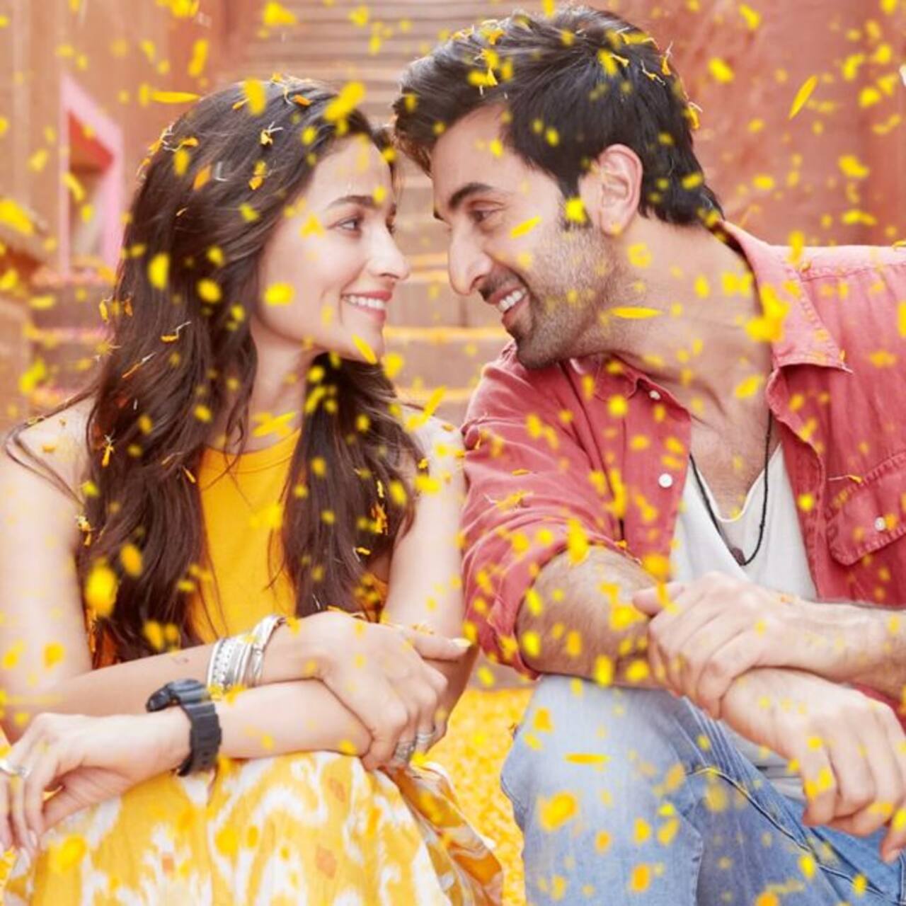 Ranbir Kapoor-Alia Bhatt Wedding: Fans react with memes and emo posts ...