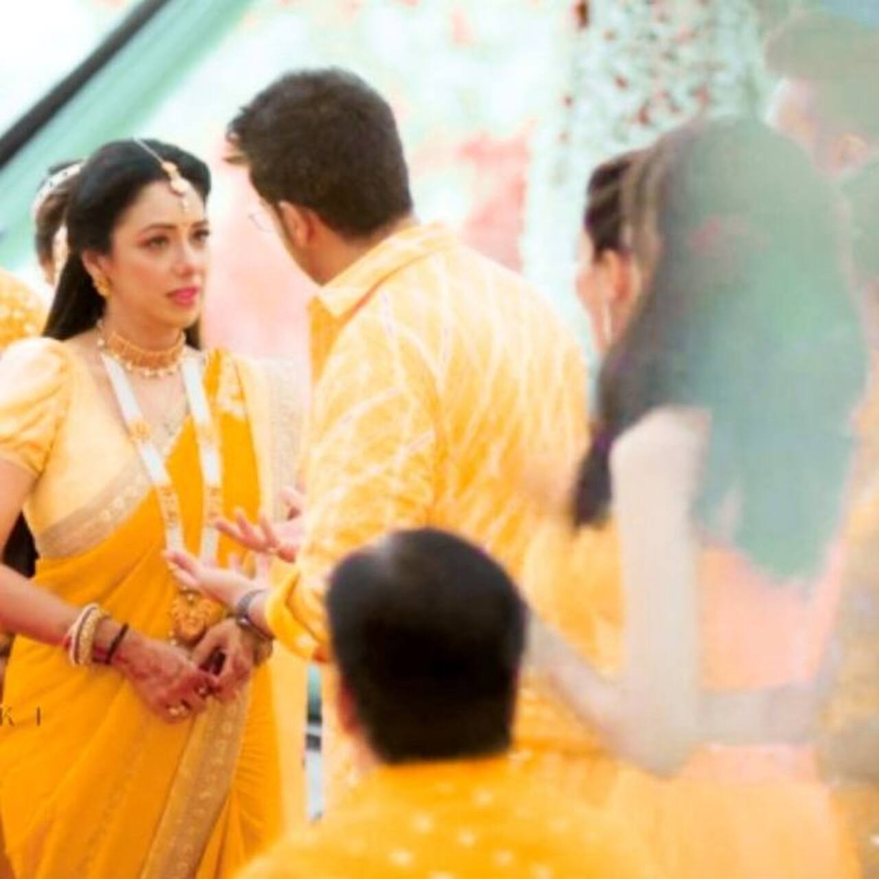 Anupamaa: Anu and Anuj's chemistry during Haldi ceremony sets the ...