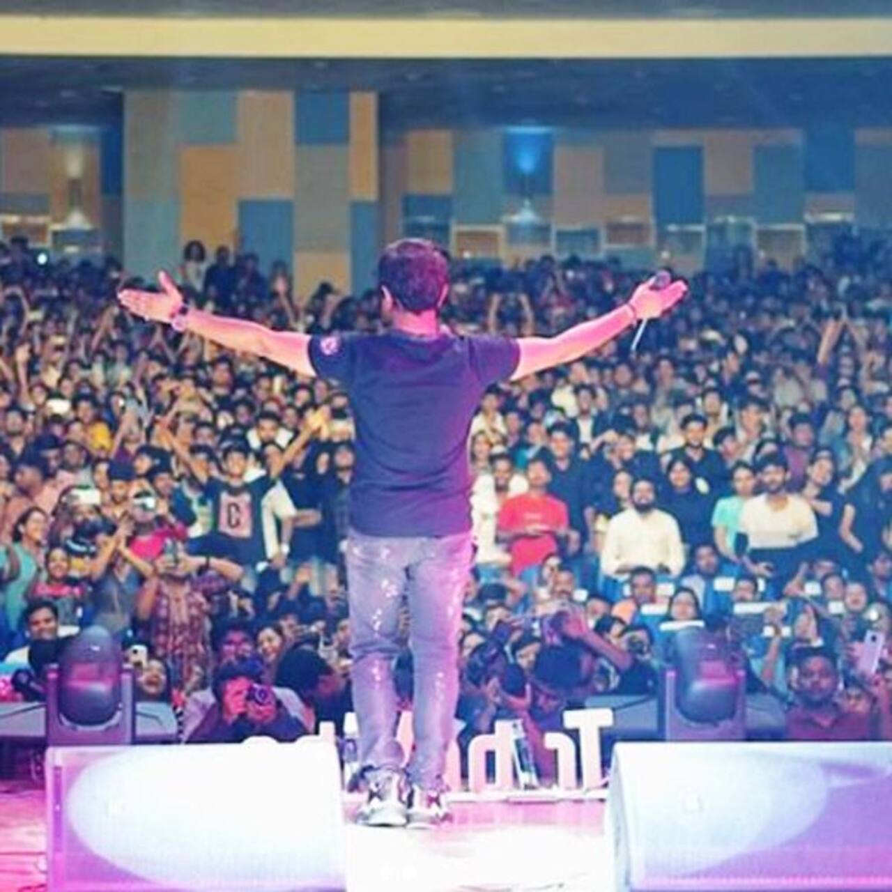 Singer KK passes away at 53: Pictures from the last concert in Kolkata ...