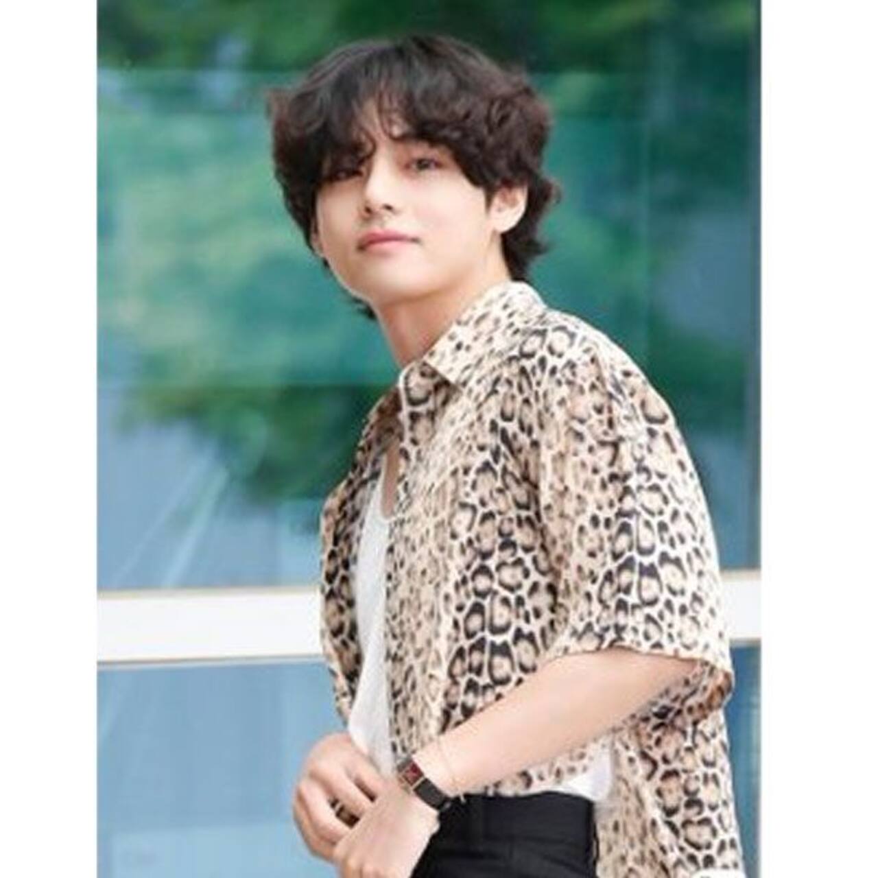 BTS V aka Kim Taehyung's Paris trip for Celine has fans super excited ...