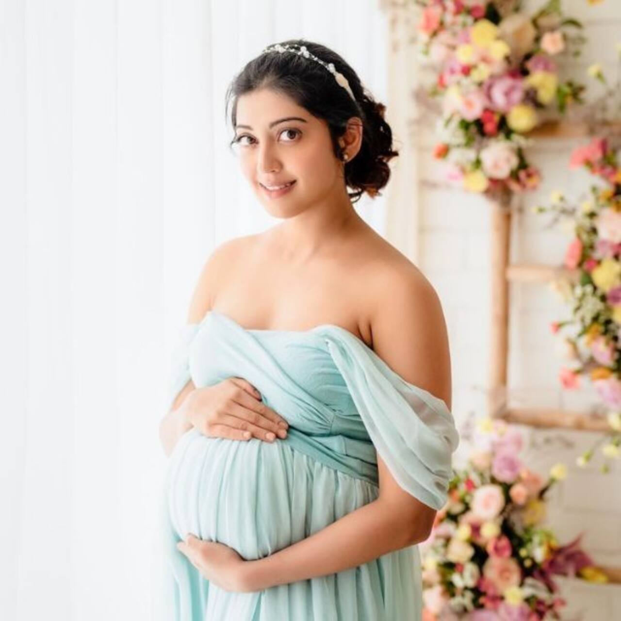 Pranitha Subhash shares her baby bump photos from bathtub : प्रणिता ...