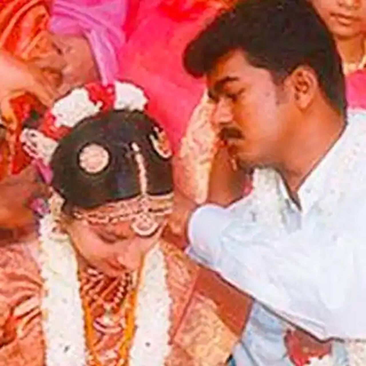 Ahead of Thalapathy Vijay's birthday, take a look at RARE and UNSEEN ...