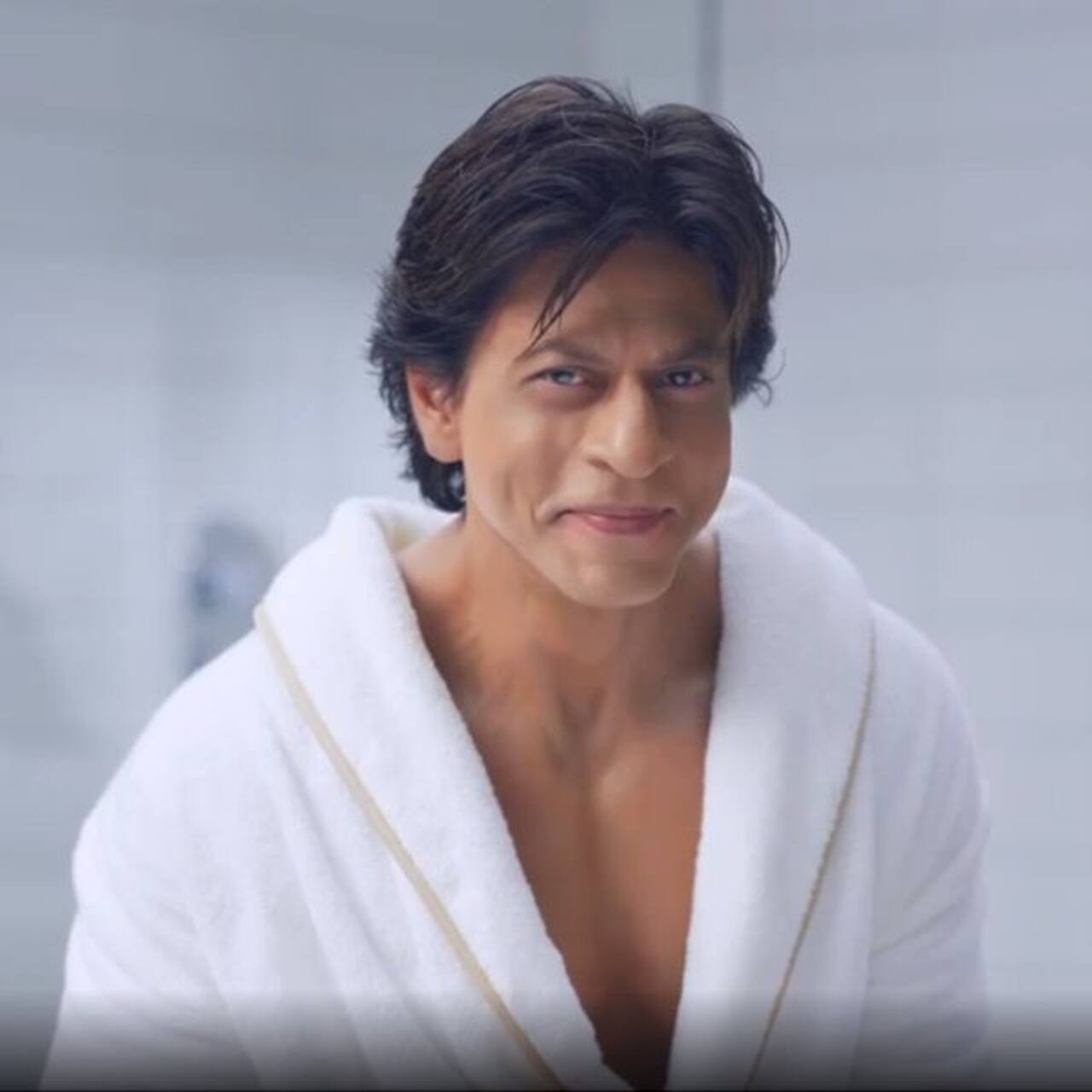 Jawan actor Shah Rukh Khan defies age in his new shirtless ad; fans go ...