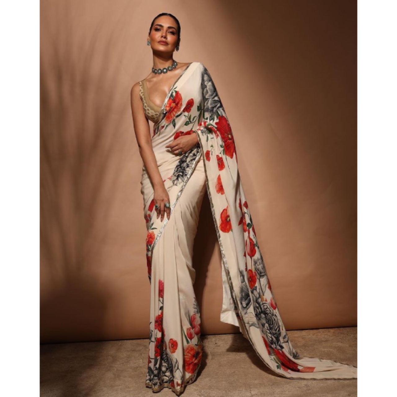 Janhvi Kapoor, Kiara Advani, Esha Gupta and more divas who teamed ...