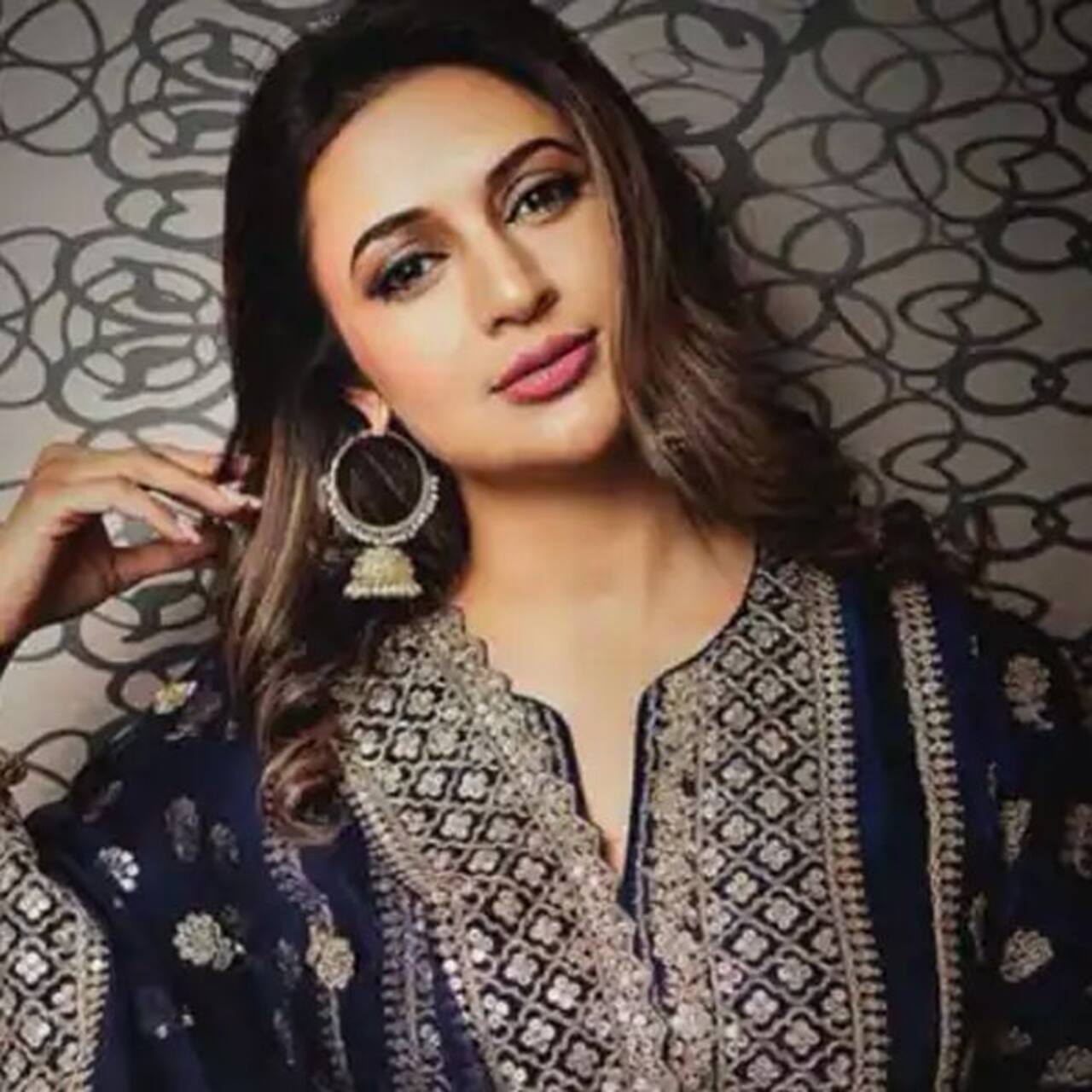 Divyanka Tripathi Dahiya gets into a Twitter spat after being ...