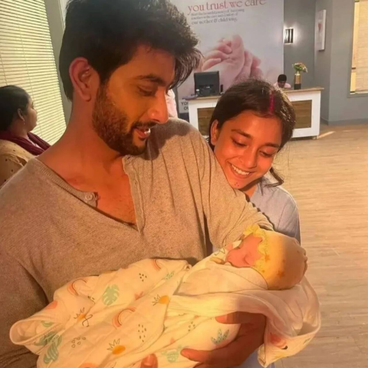 Imlie BTS Set Photos Leak Sumbul Touqeer Khan And Fahmaan Khan Show ...