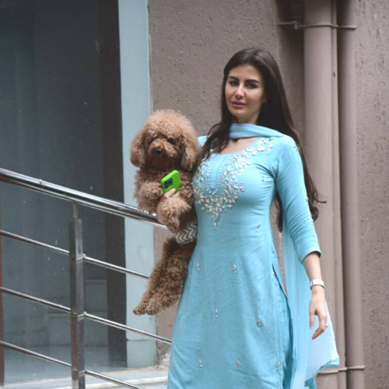 Arbaaz Khan's girlfriend Giorgia Andriani showed off her desi avatar, wore a suit in killer pose ...