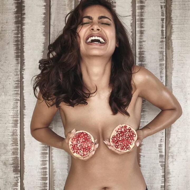 Cleavage, bare back or topless: 5 times Esha Gupta left fans obsessed with her daring outfits ...