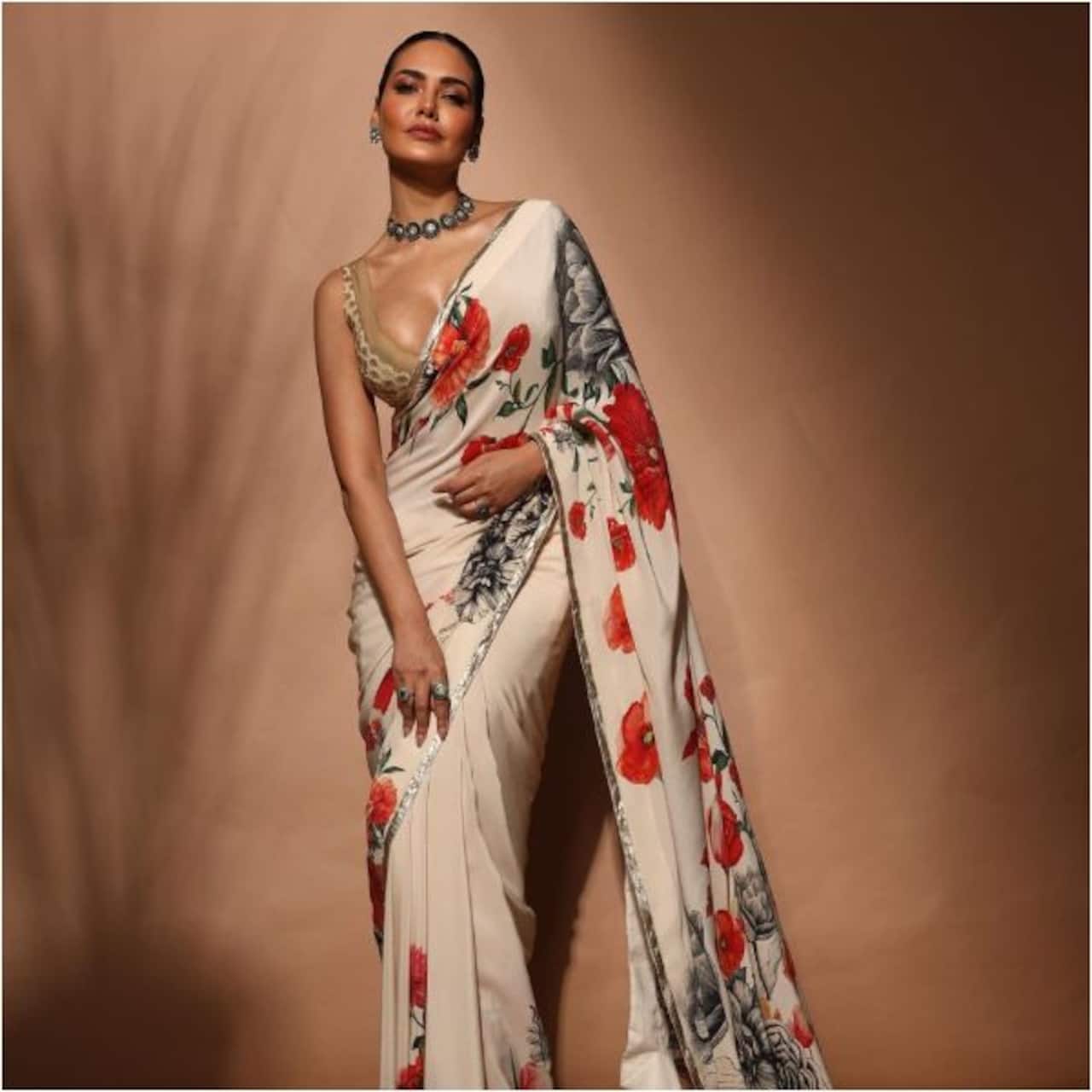 Aashram 3 hottie Esha Gupta can set your screens on fire even in sarees ...