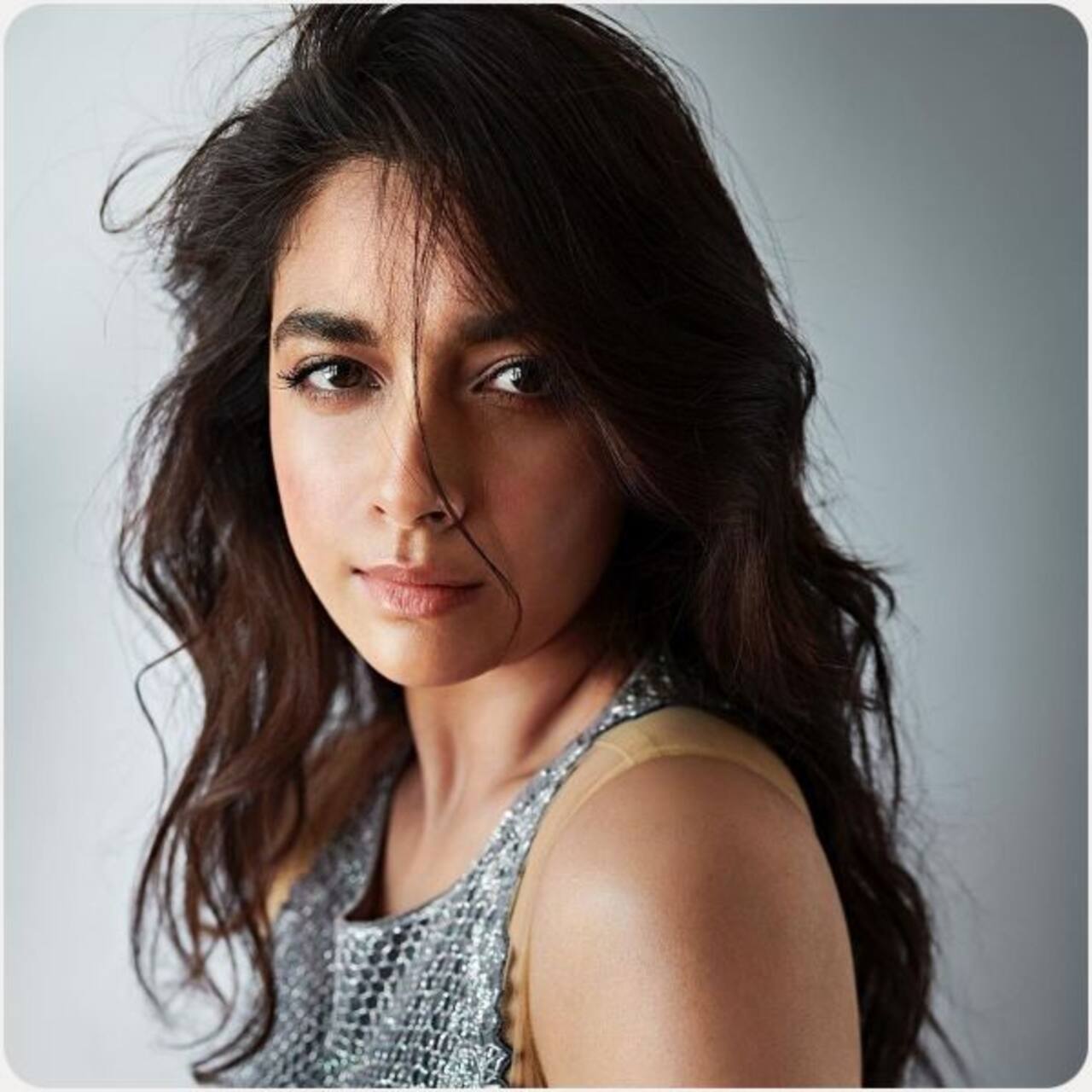 दिन ब दिन बोल्ड होती जा रही हैं कीर्ति सुरेश, साइड कट ड्रेस में देख लोगों ने कर डाली उर्फी जावेद ...