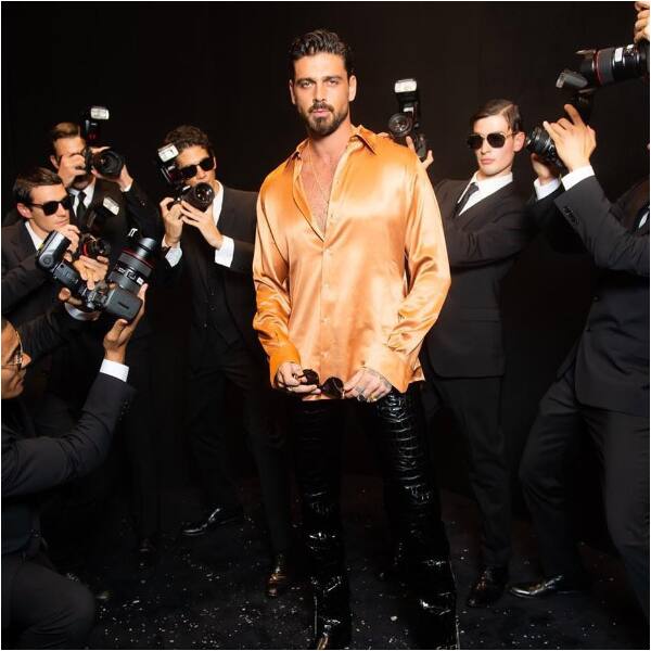 Milan Fashion Week: Kim Kardashian stuns in black, Khloe chills with ...