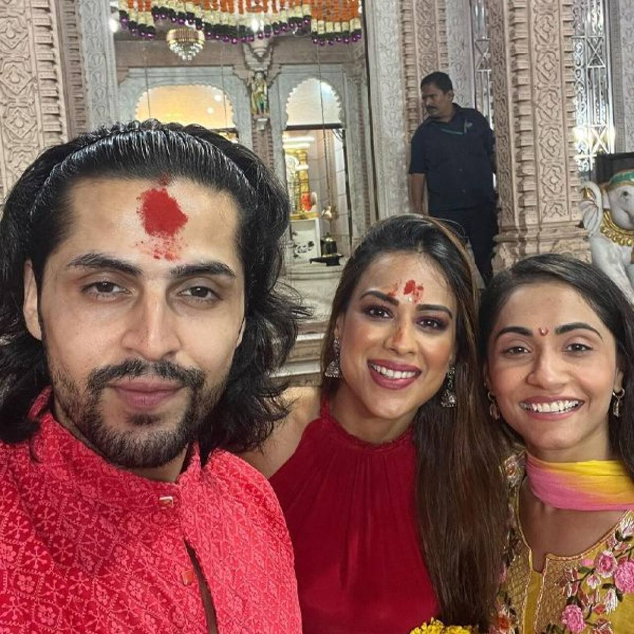 Jhalak Dikhhla Jaa 10: Nia Sharma and Tarun Raj seek blessings from ...