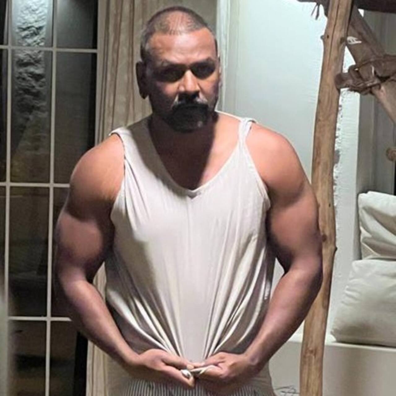 Chandramukhi 2: Raghava Lawrence turns into a beast; his physical ...