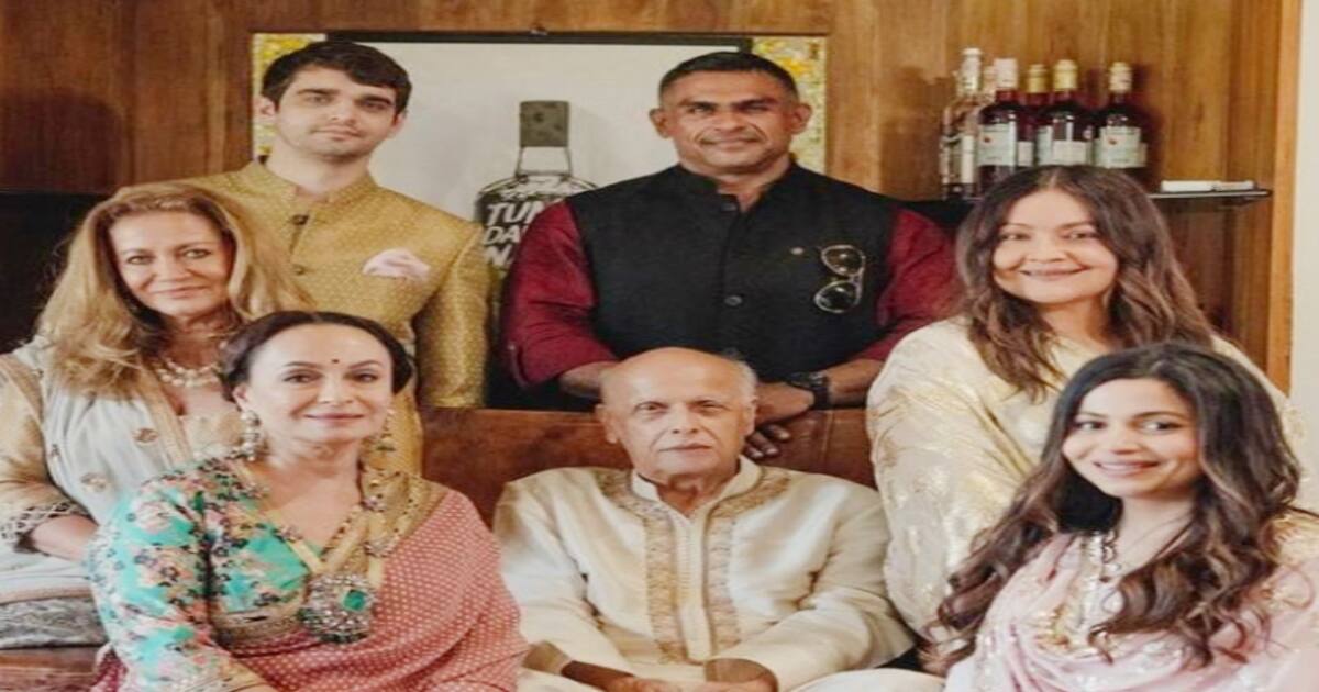 HBD: Mahesh Bhatt's Precious Family moments