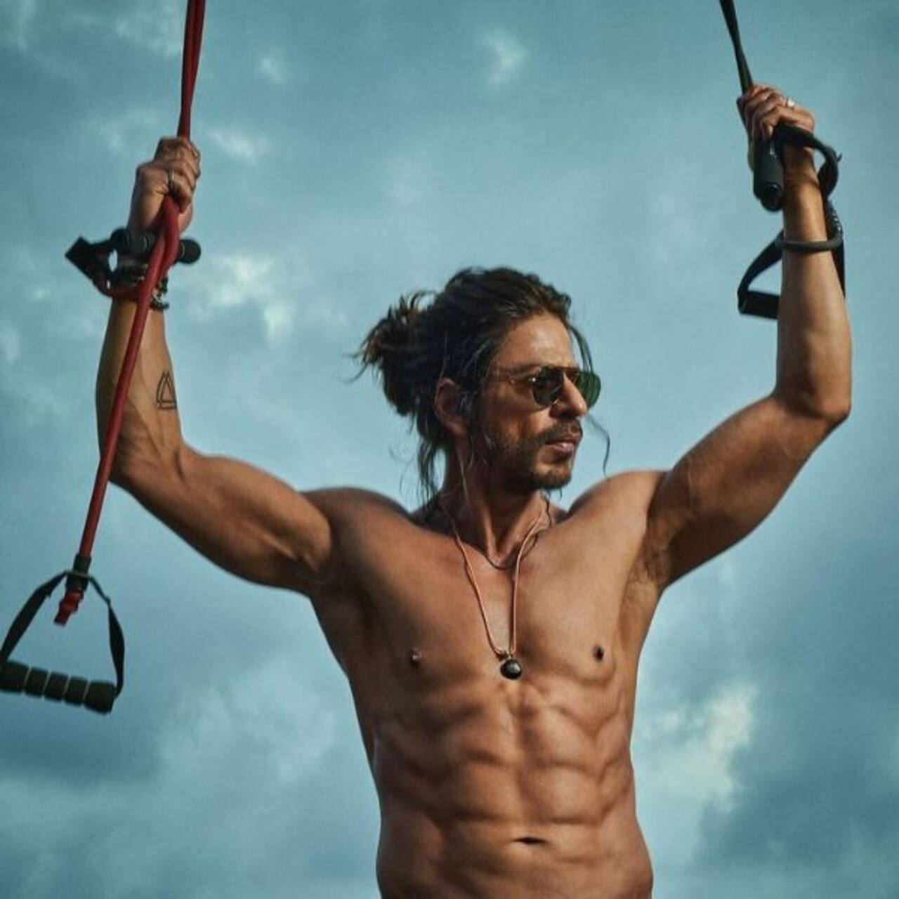 Pathaan cast remuneration: Shah Rukh Khan charges Rs 100 crore; know ...