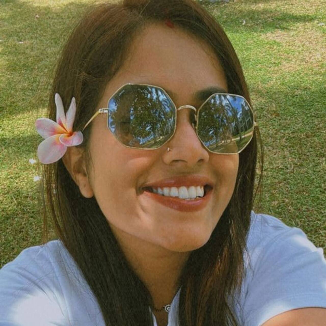 Indian Idol 12 फेम Sayli Kamble ने मॉरीशस पहुंचते ही बदले तेवर, वायरल ...