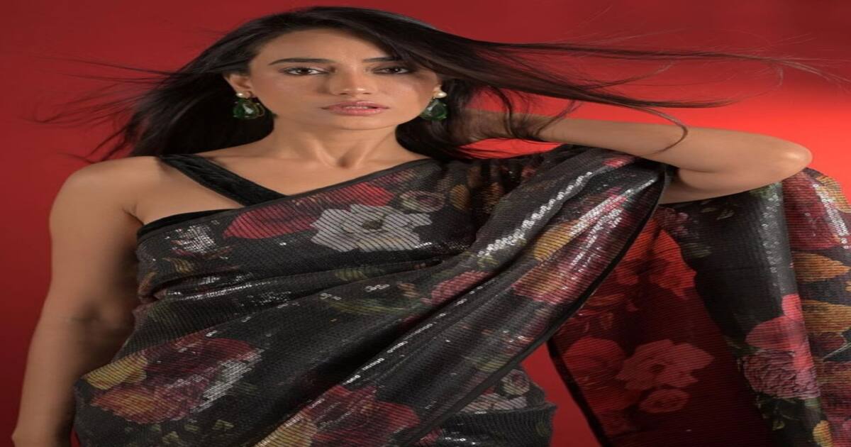 Naggin 3 Actress Surbhi Jyoti Looking Pretty in Black Floral Saree See ...