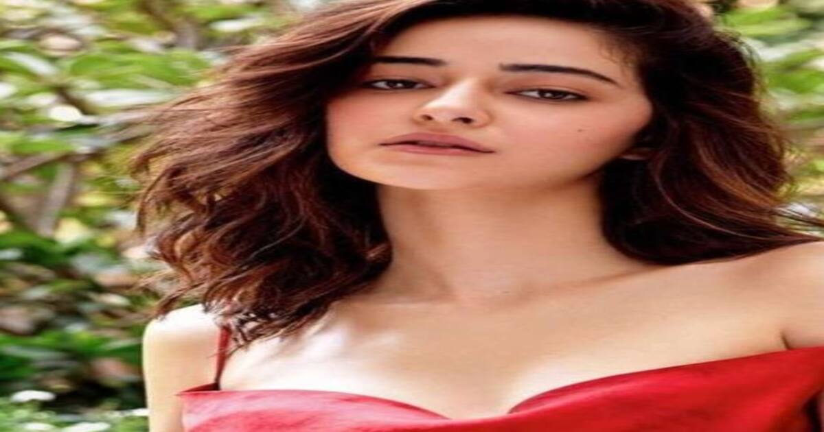 Ananya Panday Oozes Hotness And Glam In These Snaps