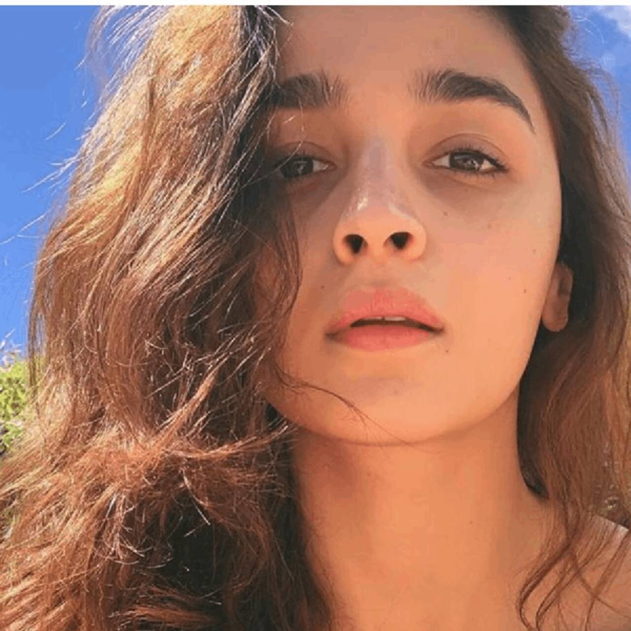 Katrina Kaif to Kangana Ranaut: These Bolly divas are queens of the no-makeup makeup hack