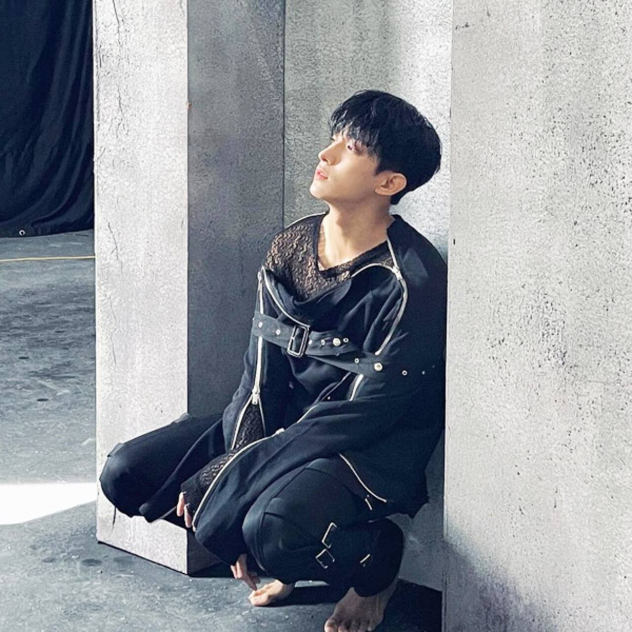 SEVENTEEN member DK aka Lee Seok-Min floors K-Pop fans with gorgeous ...