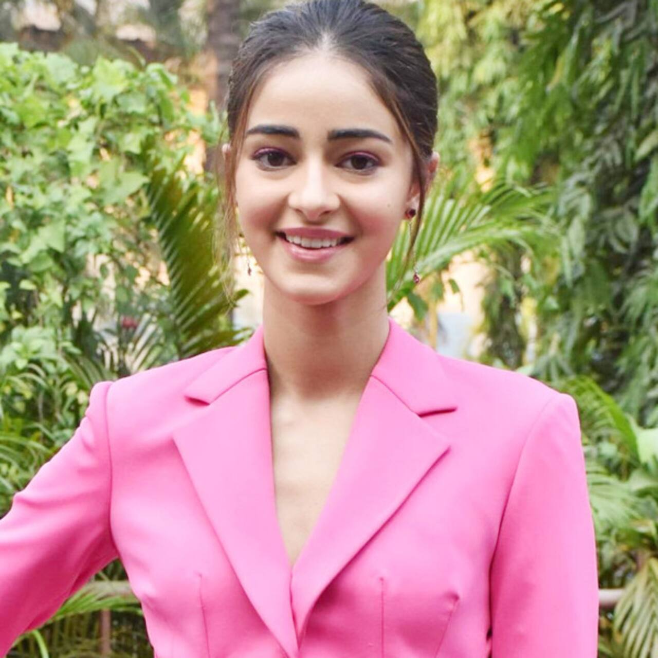 Jaya Bachchan changed pads in public; Sonam Kapoor's first period ...