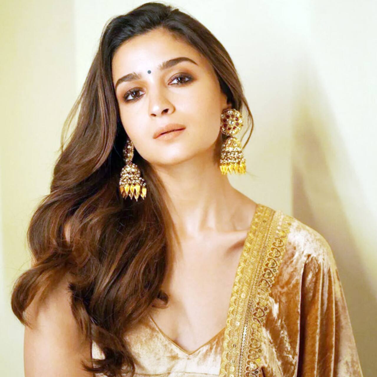 Jaya Bachchan changed pads in public; Sonam Kapoor's first period ...