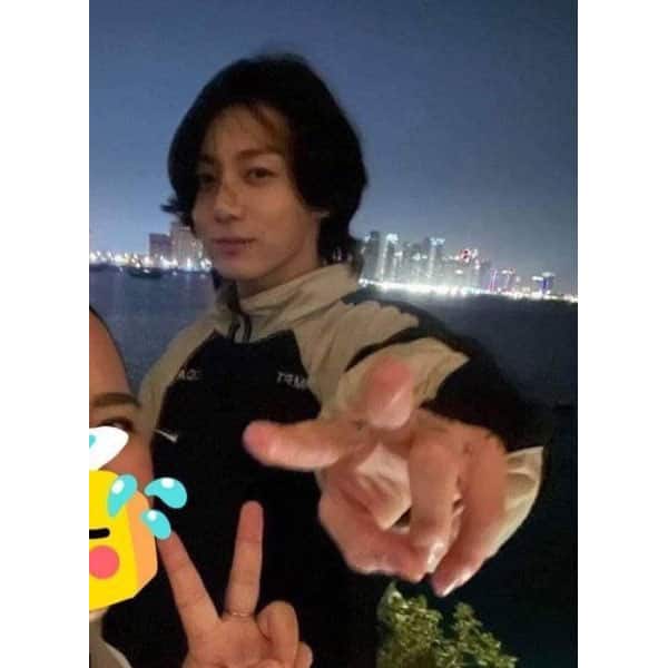 BTS Jungkook x FIFA WC 2022: Golden Maknae poses for adorable pics with Doha hotel staff, Korean ...