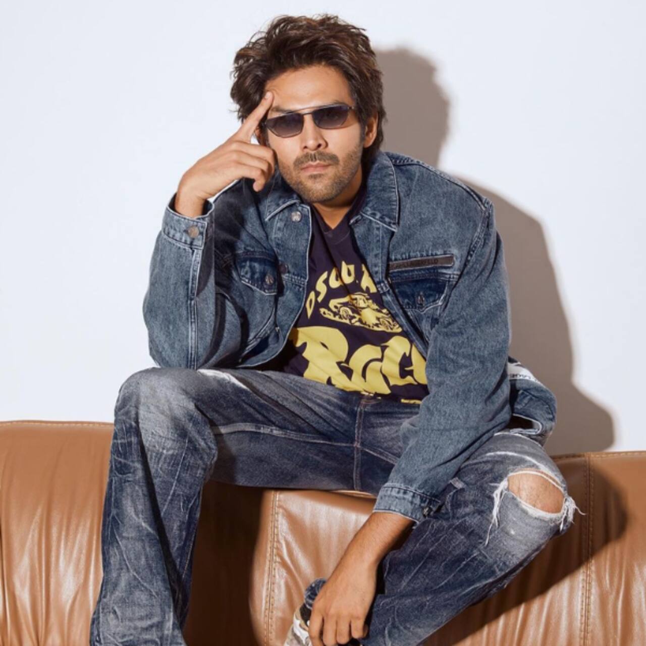 Kartik Aaryan shares Shehzada glimpse on his birthday; netizens draw ...