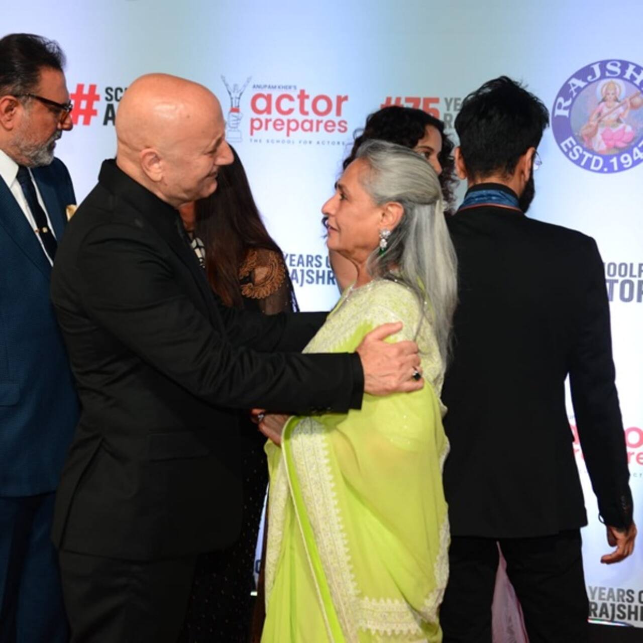 Uunchai special screening: Jaya Bachchan royally ignores Kangana Ranaut ... Uunchai special screening: Jaya Bachchan royally ignores Kangana Ranaut ...