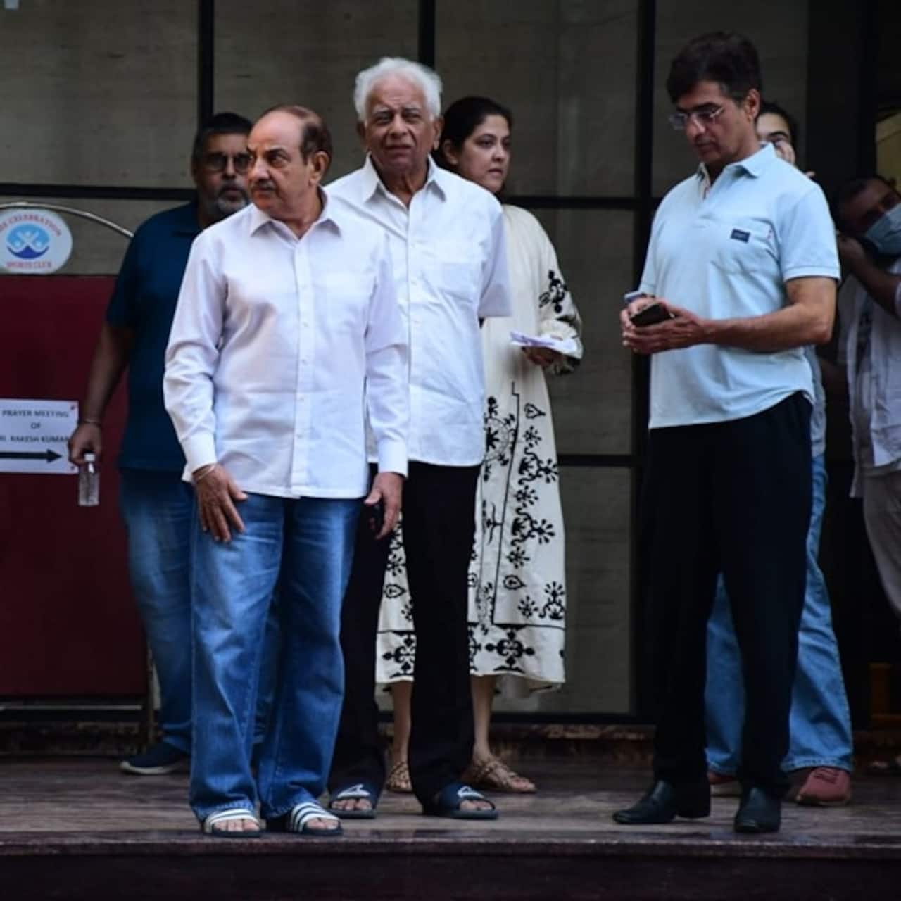 Rakesh Kumar prayer meet: Abhishek Bachchan, Jaya Bachchan, Shabana ...
