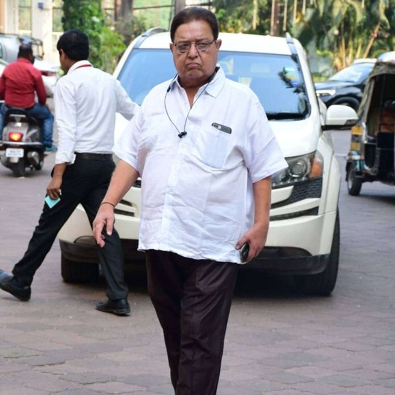 Rakesh Kumar prayer meet: Abhishek Bachchan, Jaya Bachchan, Shabana ...