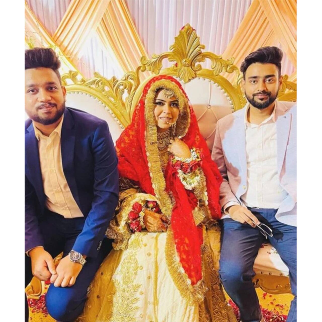 Saba Ibrahim Nikah Album- भाभी का हाथ थामकर निकाह करने पहुंचीं सबा ...