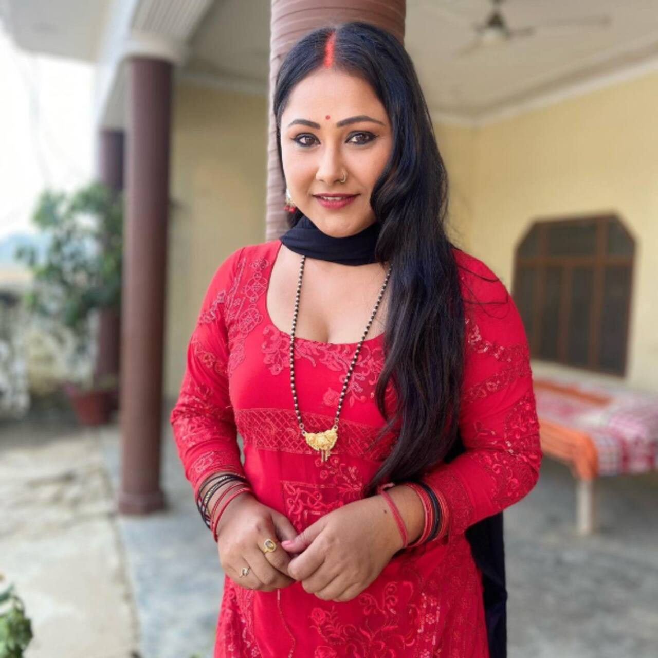 Bhojpuri Actress Priyanka Pandit married look photo going viral on ...