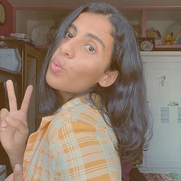 Manoj Tiwari's daughter Rhiti Tiwari can give star kids a run for their ...