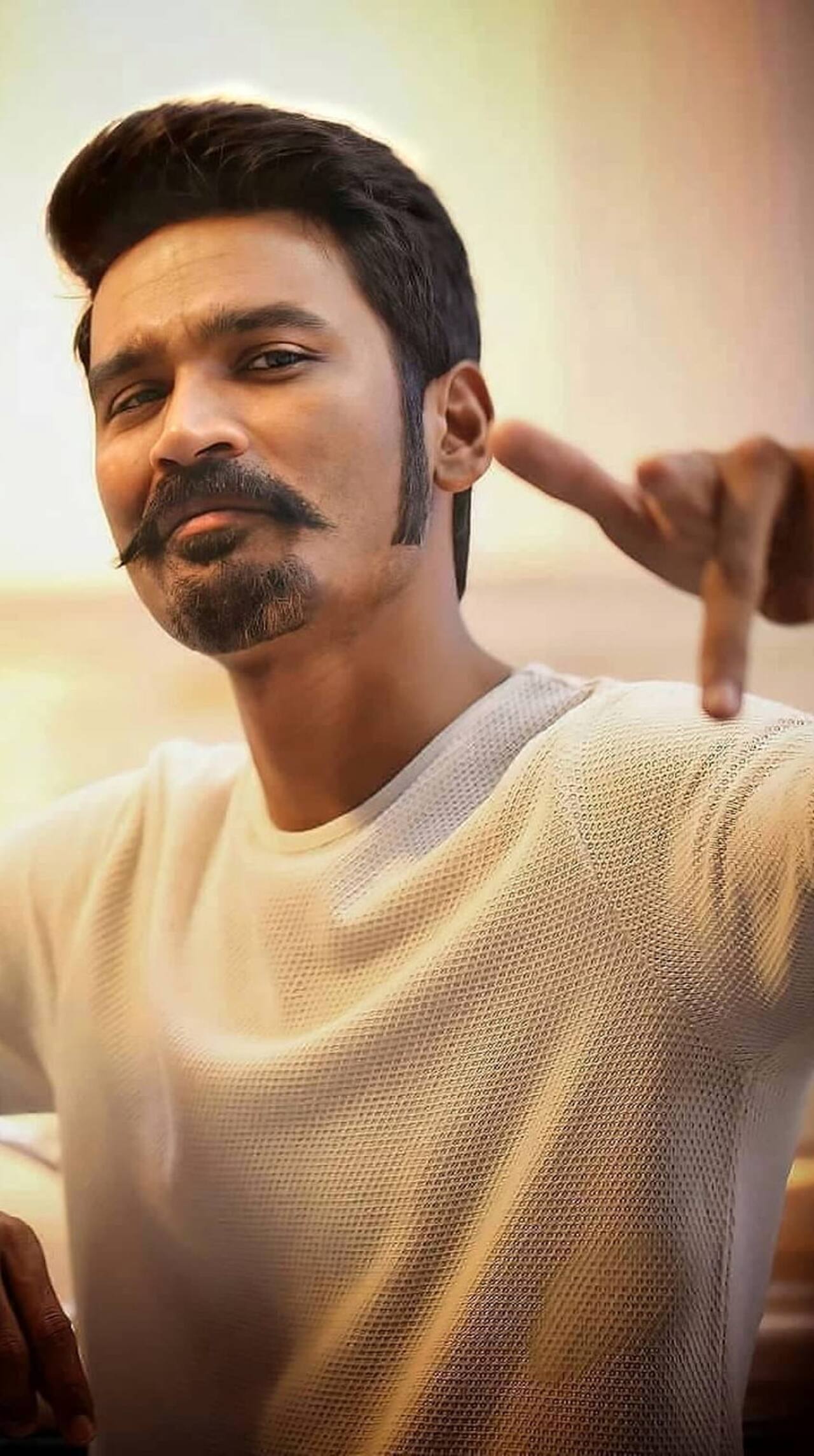 Dhanush : వరుసగా తెలుగు సినిమాలను సైన్ చేస్తున్న ధనుష్ మరొక సినిమా లైన్ లో పెట్టారా ...