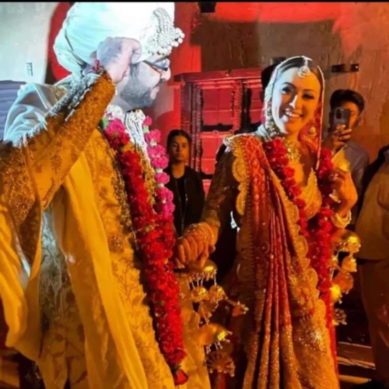 हंसिका मोटवानी ने जयपुर में सोहेल कथुरिया संग धूमधाम से की शादी ...