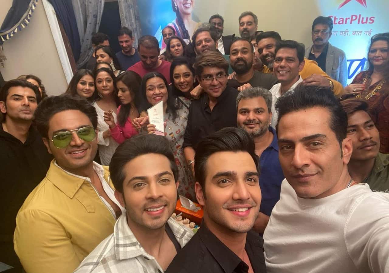 Anupamaa: Rupali Ganguly gets emotional, Gaurav Khanna turns Shah Rukh ...