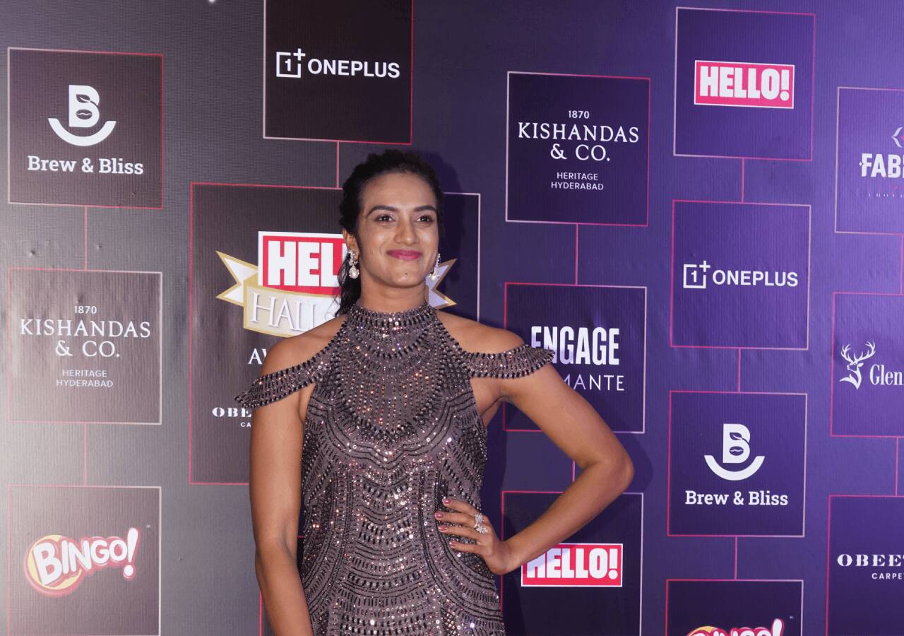 Hello Hall of Fame Awards: South star Vijay Devarakonda, Hansika ...