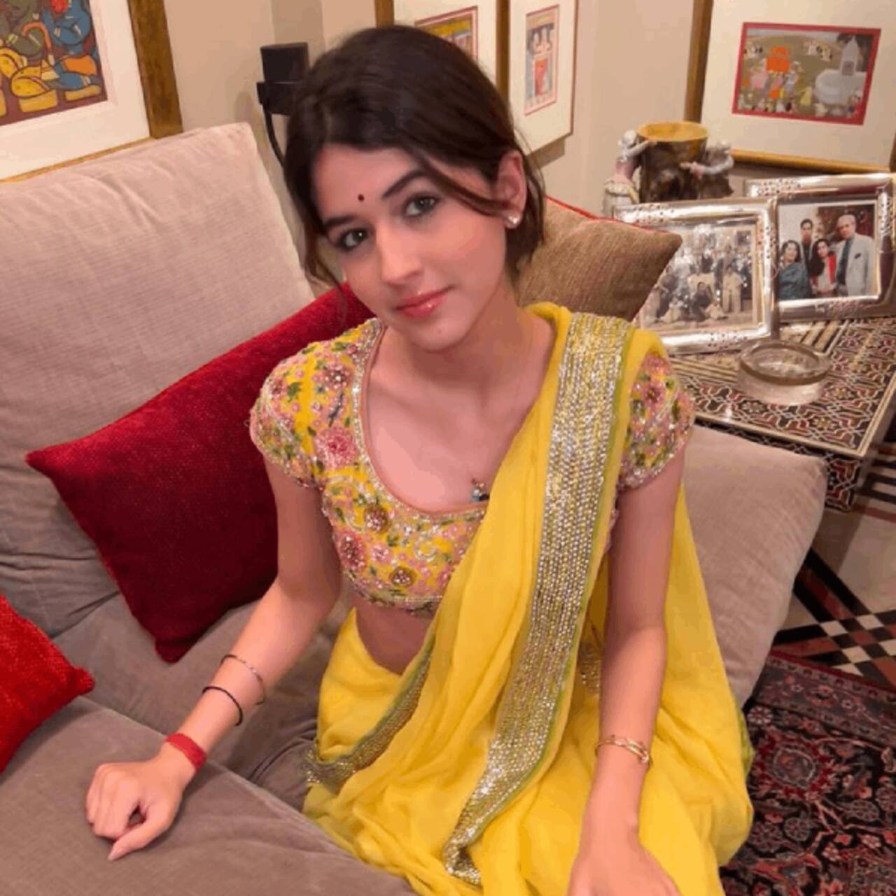 Twinkle Khanna's sister Rinke's daughter Naomika is a diva in the ...
