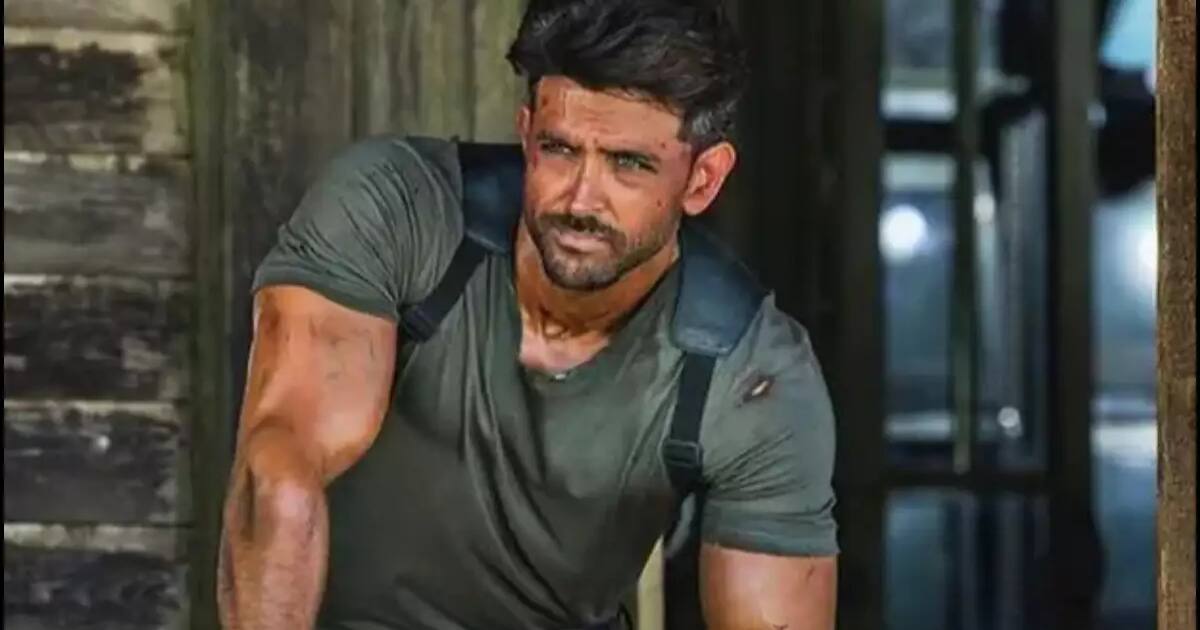 Hrithik Roshan proves he is the OG Greek God