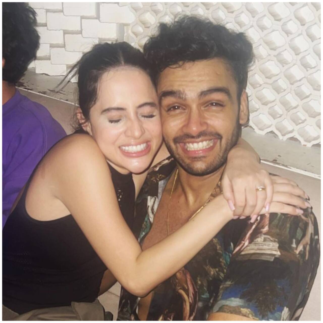 Urfi Javed shares photos with friends from new year bash, Netizens find ...