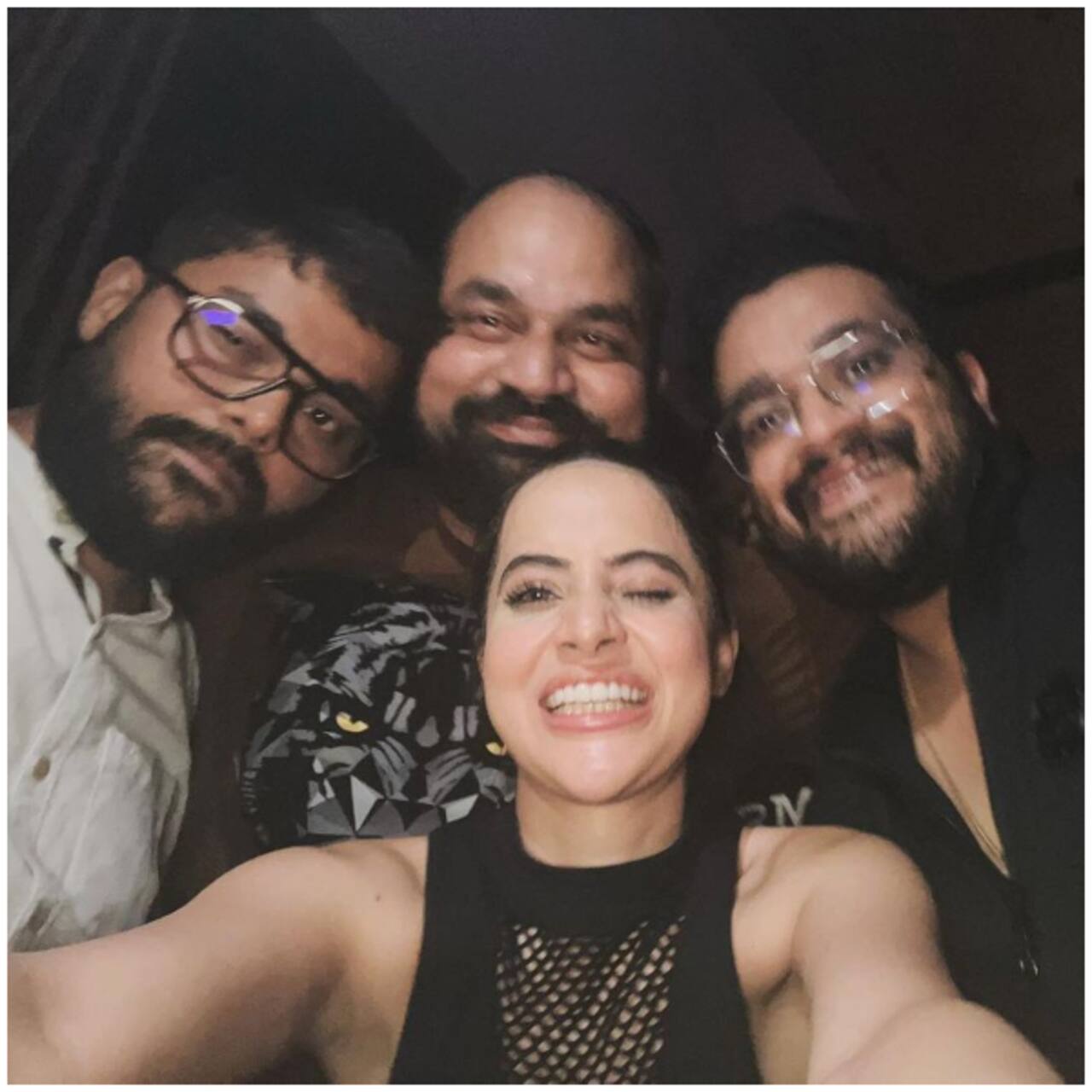Urfi Javed shares photos with friends from new year bash, Netizens find ...