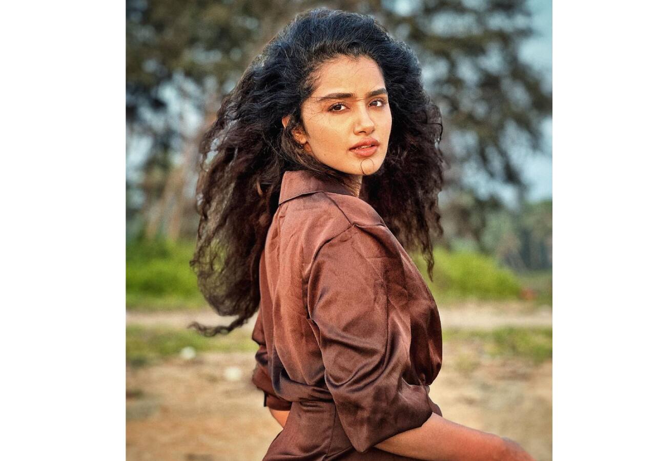 anupama parameswaran Bold Photos Viral On Internet - अनुपमा परमेश्वरन ने नई फोटोज से ढाया कहर ...