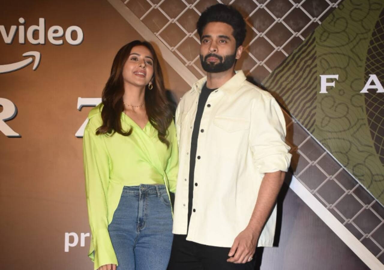 Farzi screening: Shahid Kapoor-Mira Rajput are high on PDA; Rakul Preet ...