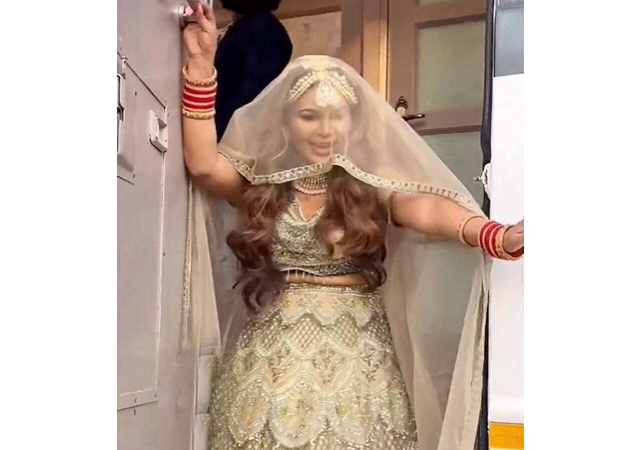Rakhi Sawant Bridal Look Amid Divorce Row With Adil Durrani Khan तीसरी