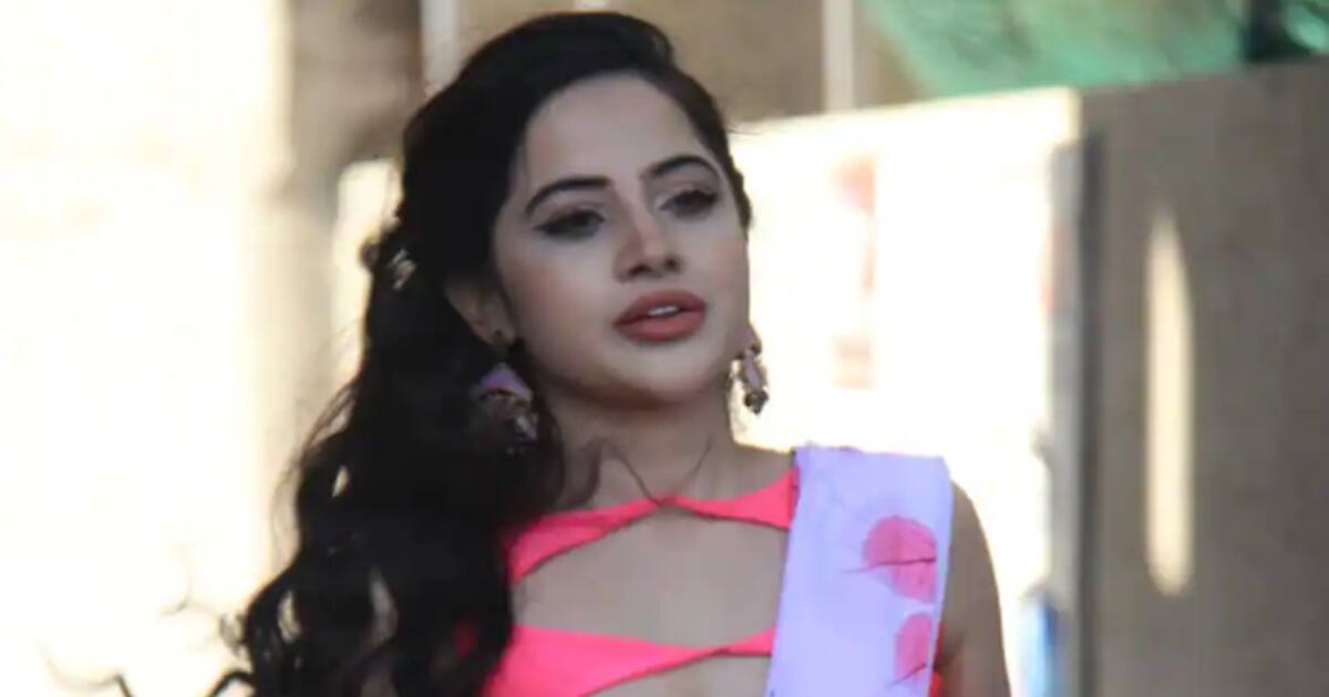 Top 10 sanskari looks of Esha Gupta, Disha Patani