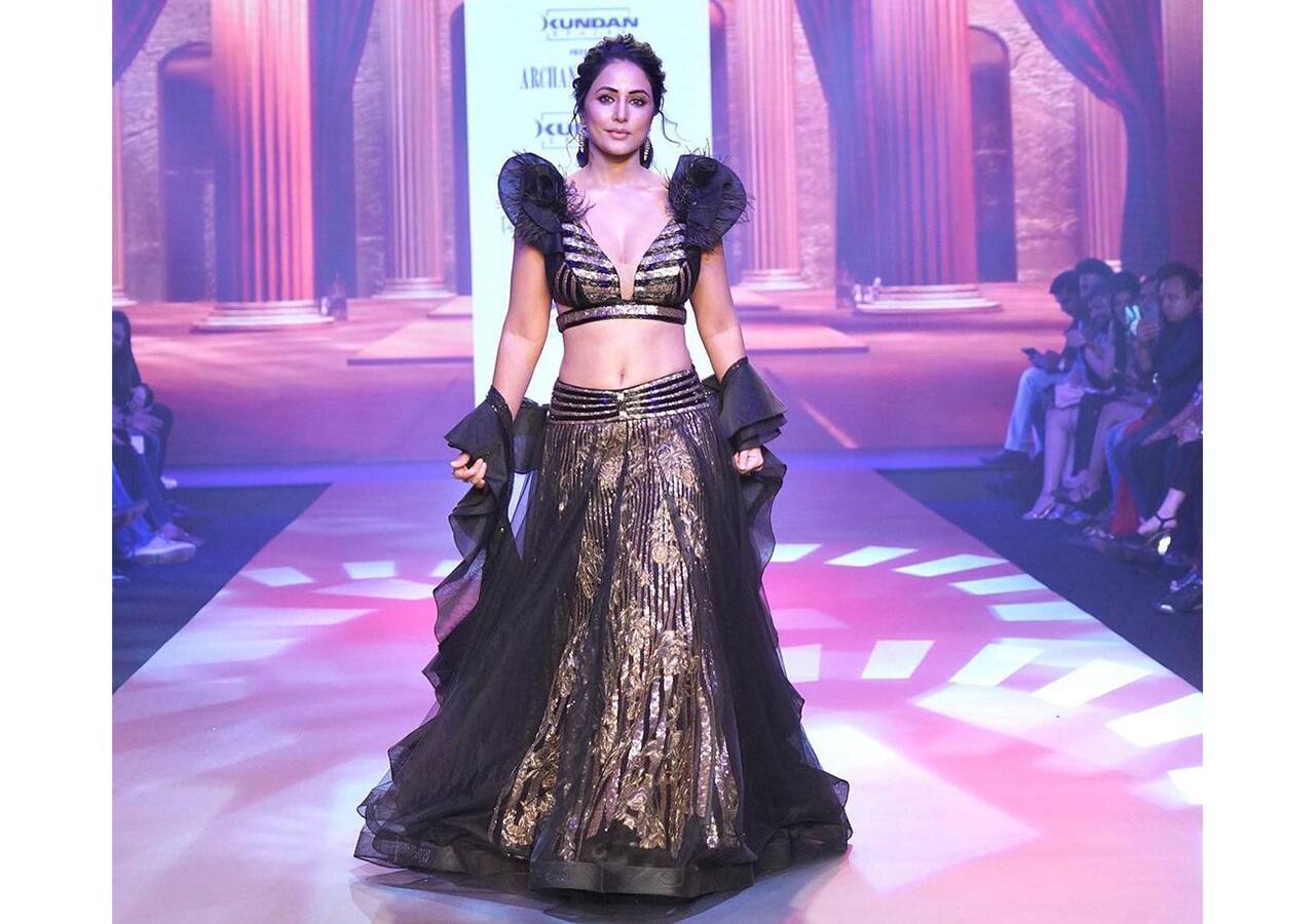 Hina Khan walks ramp in a cut-out lehenga choli; DIVA stuns everyone ...