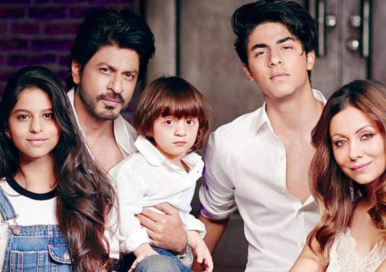 Shah Rukh Khan, Gauri Khan and family turn perfect posers in THESE unseen pics