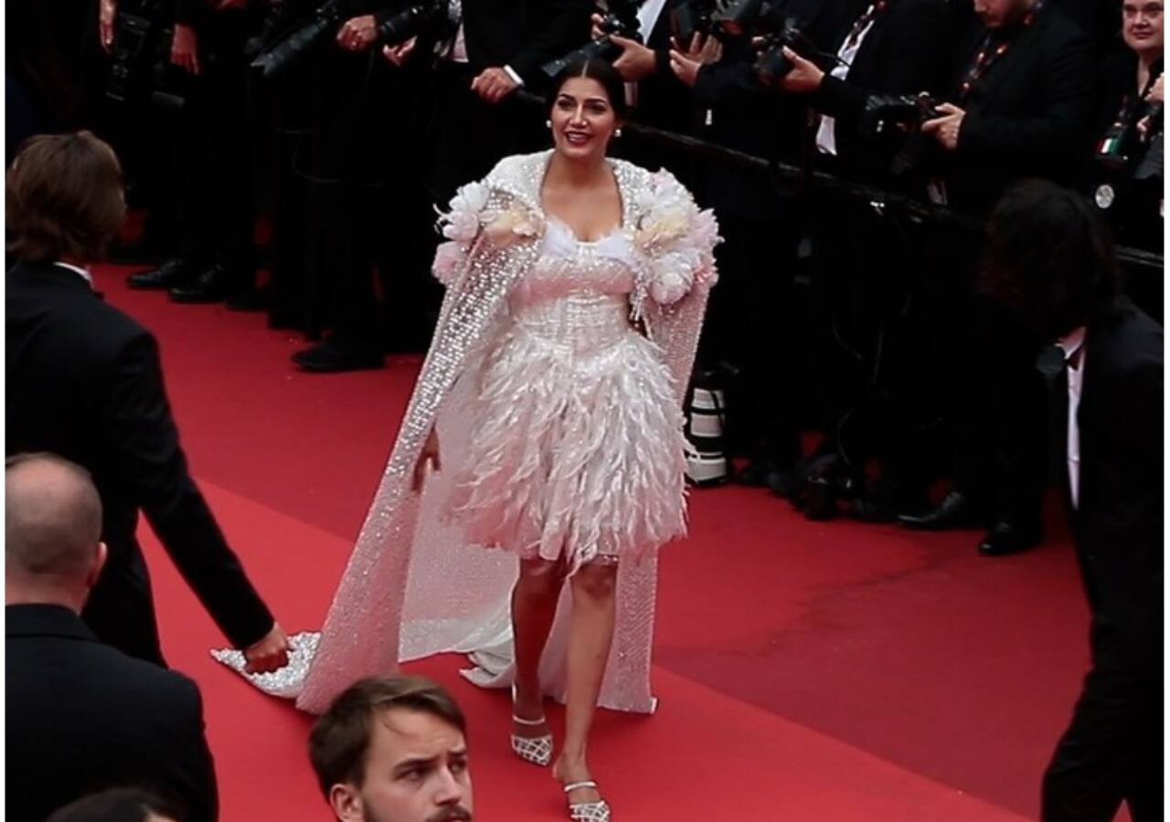Sapna Choudhary looks gorgeous In Cannes 2023 red carpet see pics ...
