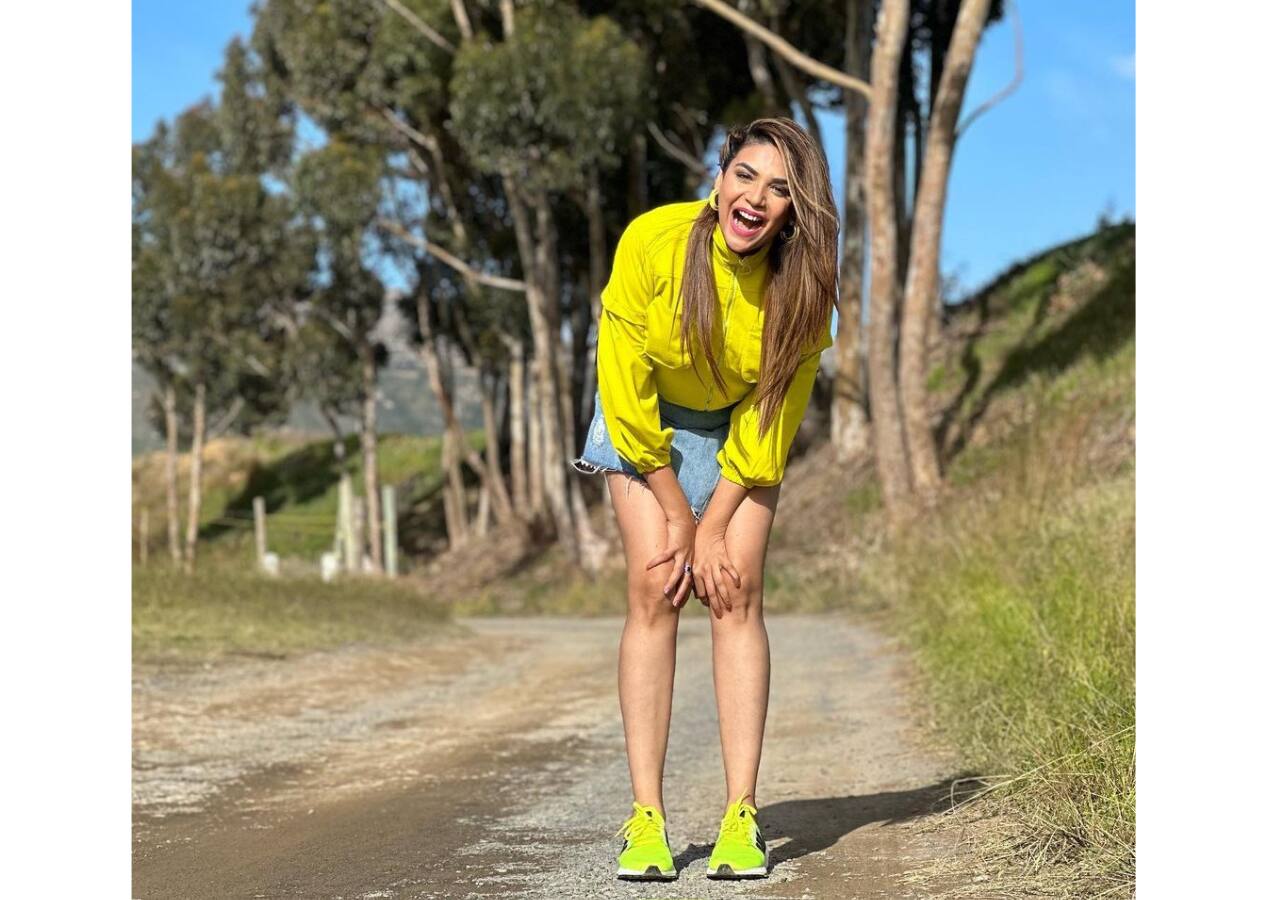 Khatron Ke Khiladi 13: Anjum Fakih gets all goofy posing in hot short ...